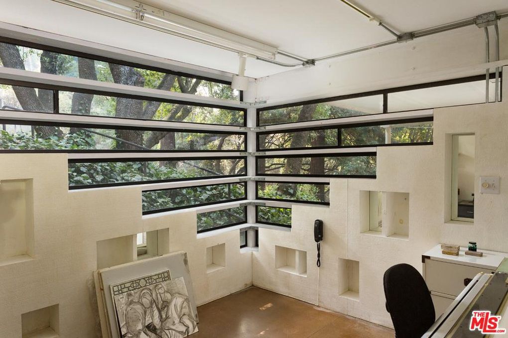 $1.8M Mid-Century Modern Glass House in Berkeley Is a Must-See