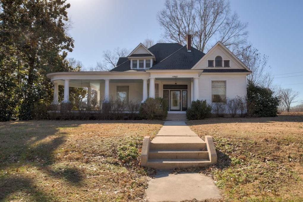 A Mountain Getaway Near Atlanta Is This Week's Most Popular Home