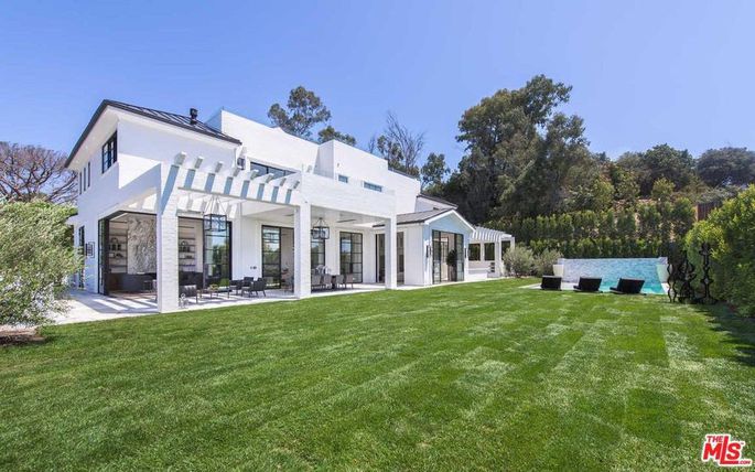 NBA Cribs: Where the Stars of the Cleveland Cavaliers Call Home