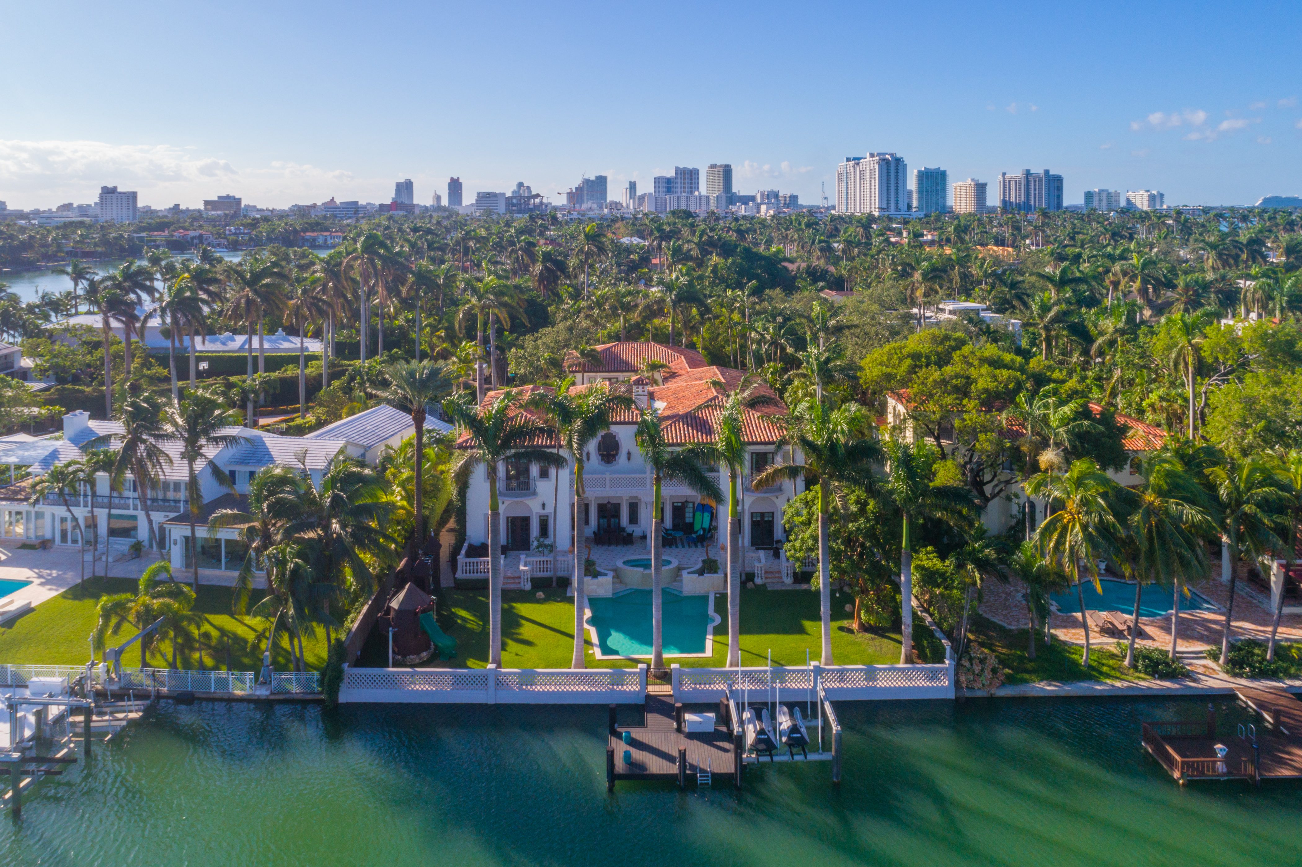 Hall of Famer Mike Piazza Cuts Price on Miami Mansion