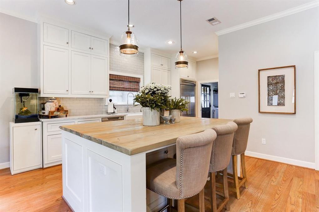 Lessons From Listing Photos: A '90s Home Gets a Major Glow-Up