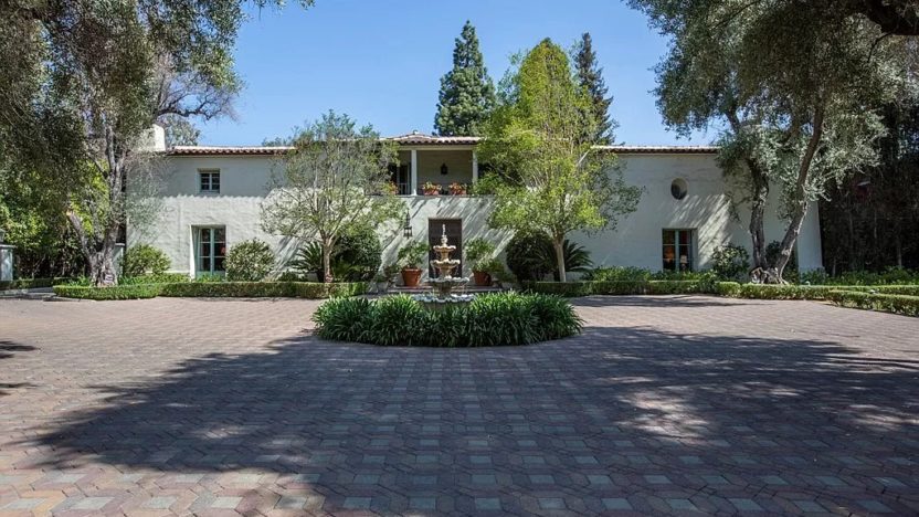 Cozy Homes From Your Favorite Holiday Movies