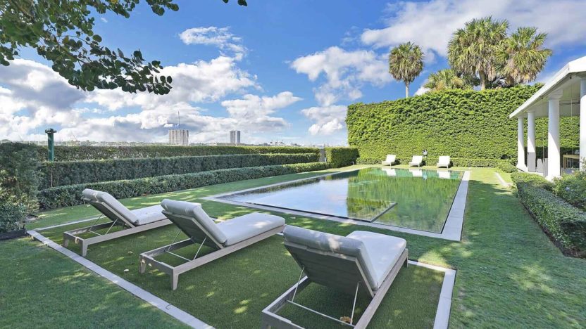 Casino Magnate Steve Wynn Goes 2 for 3 in Luxury Mansion Sales